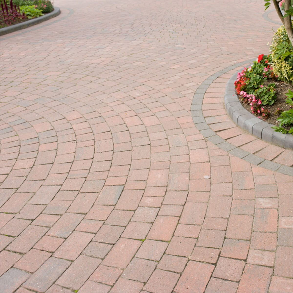 Brett Alpha Antique/ Trio Block Paving |Gills Building Supplies Ltd