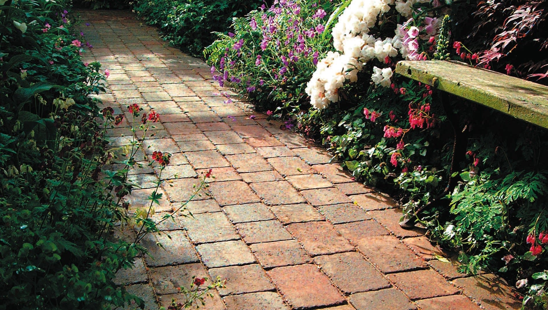 BS Eaton Tumbled Block Paving | Gills Building Supplies